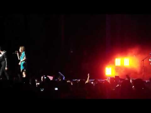 Camp Rock 2 - This is our Song (Ao Vivo) - YouTube