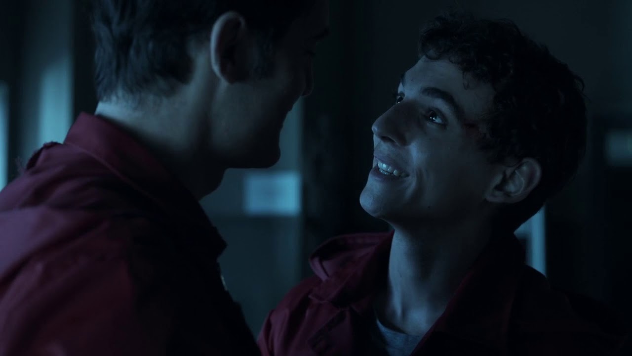 Red Pill Scene From Money Heist - YouTube
