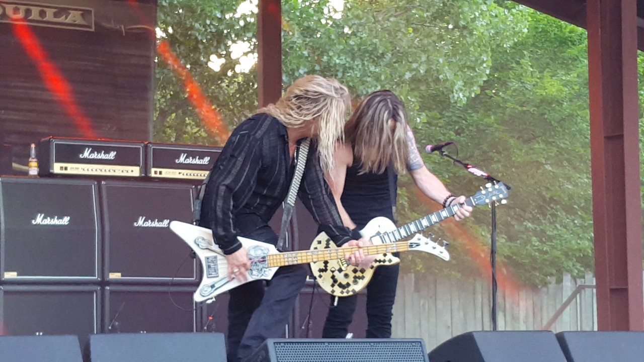 Vince Neil - Home Sweet Home @ Frontier City, Oklahoma June 17, 2017 ...