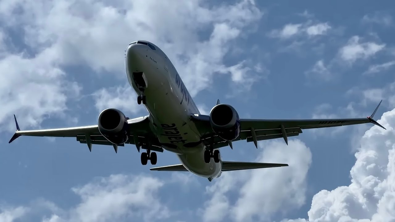 737 MAX EN ACCIÓN! VOLANDO BAJO Y HACIENDO ATERRIZAJES! | #aviation # ...