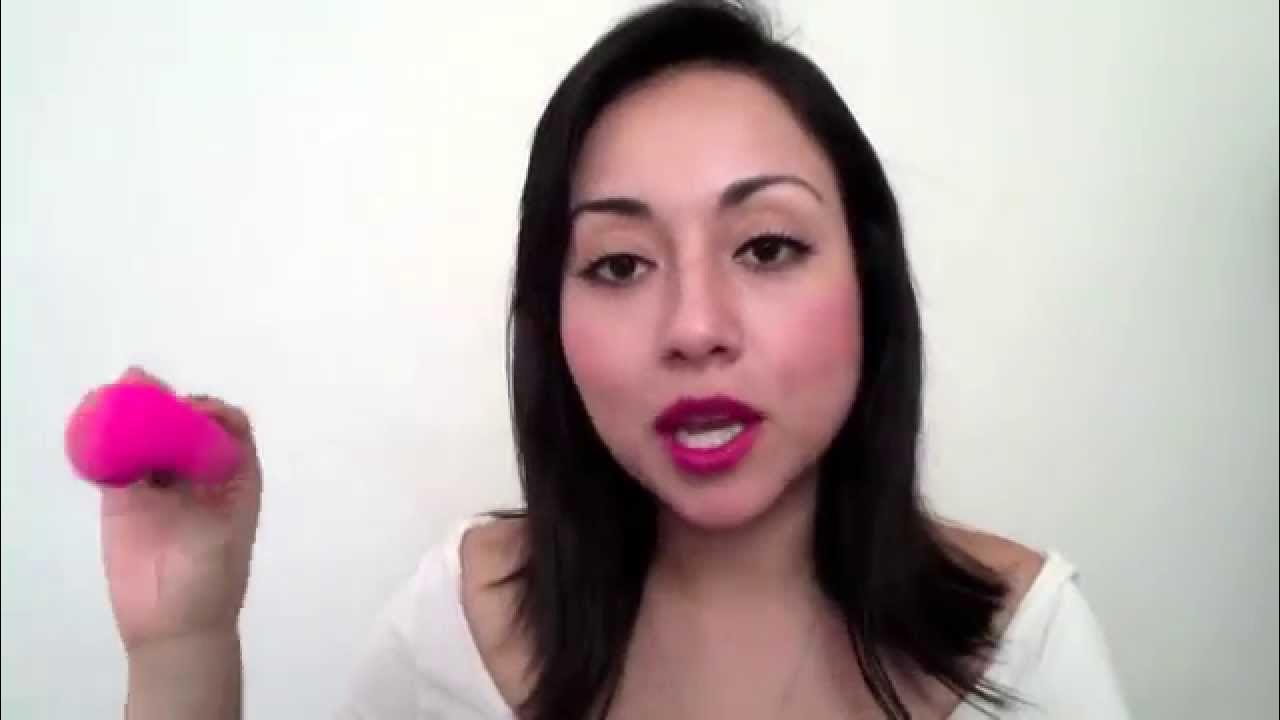 Beautyblender (Review + Tutorial) - YouTube