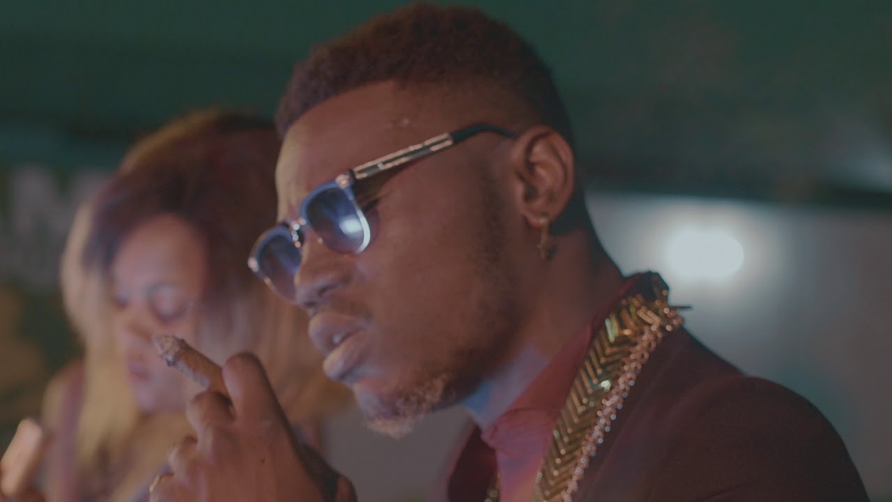 Ariel Sheney Je suis un 10 Directed by Dos Media Official Music Video ...