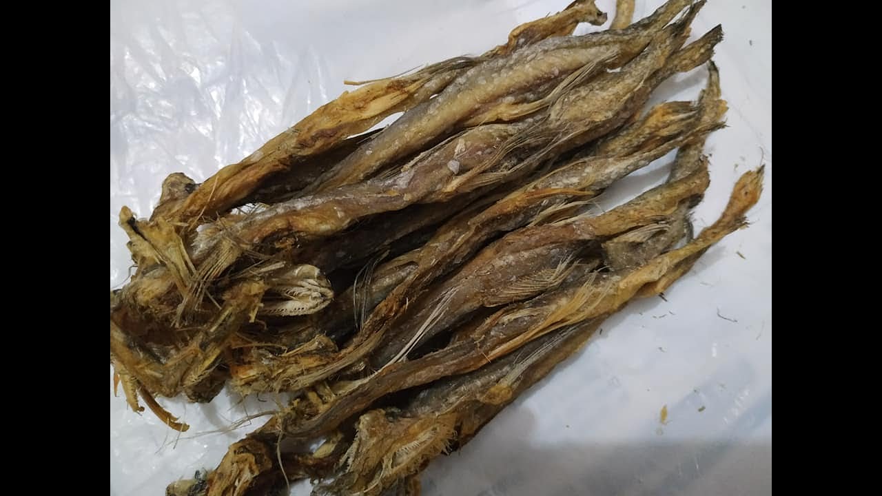 BENGALI RECIPE | DRY FISH / SUTKI MACH CHUTNEY - YouTube