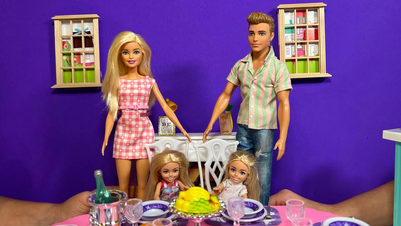 Barbie Doll and Family Celebrate Thanksgiving - Barbie - YouTube