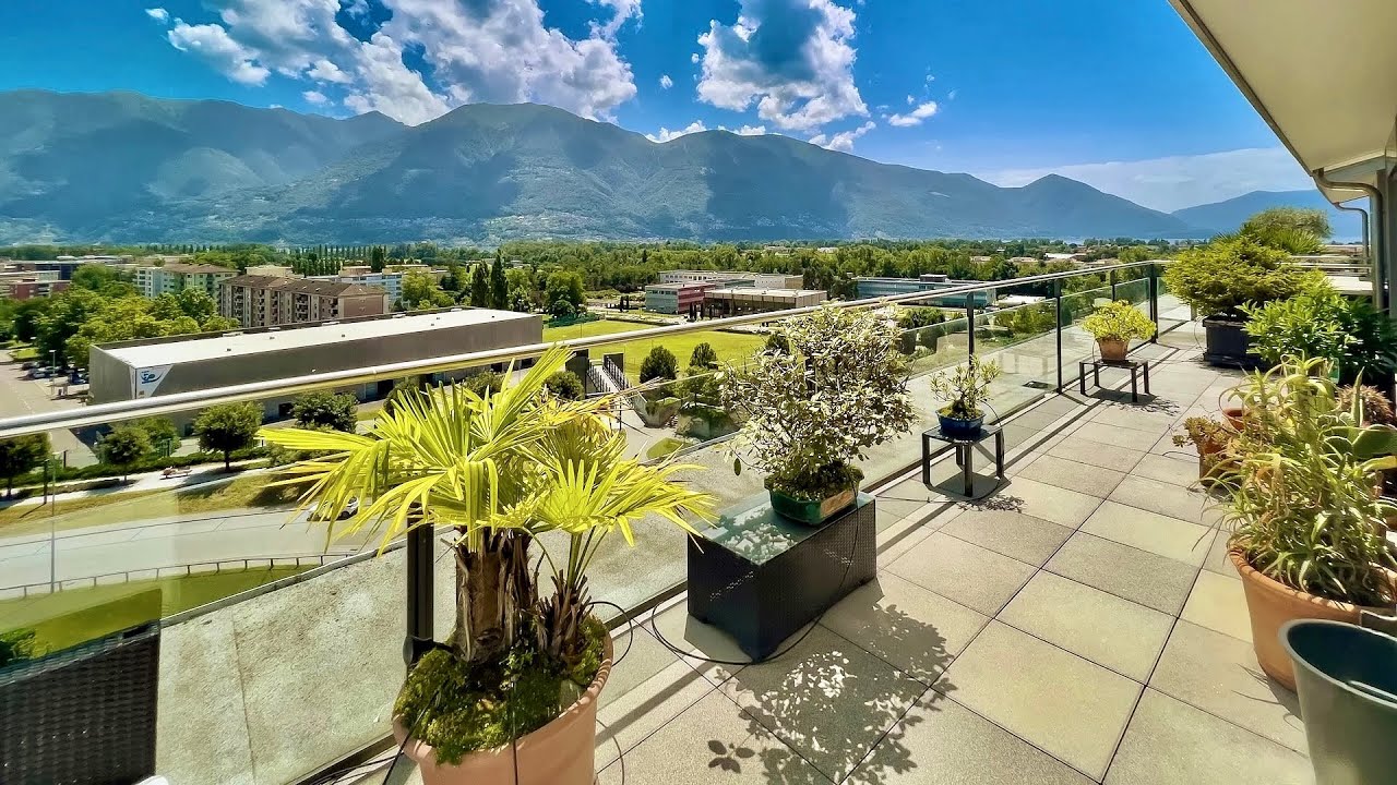 Duplex-Penthouse mit 360°-Sicht, zentral in Locarno mit Blick auf den Lago Maggiore zu verkaufen ...