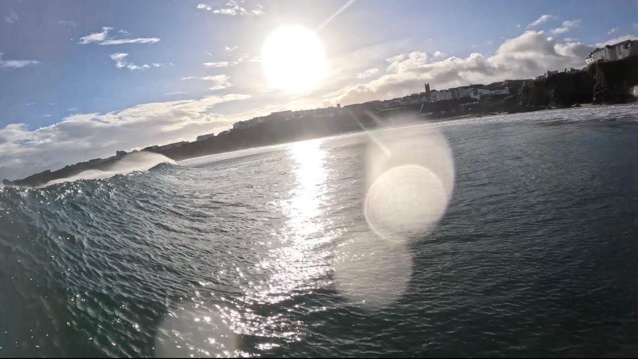 SURFING NEWQUAY HARBOUR WALL! Charging super fun peelers, TOWAN BEACH ...