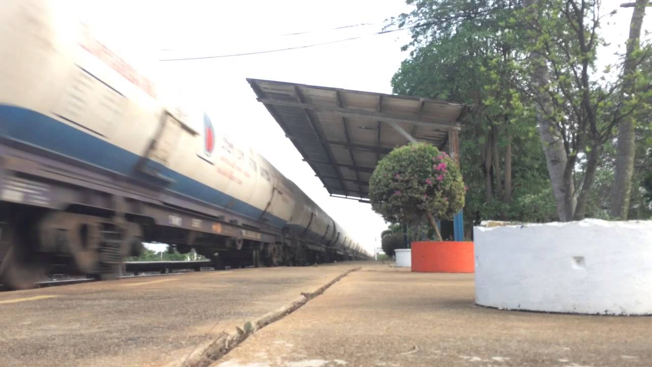 SRT CSR SDA3 Locomotive in long haul LPG gas test run train - YouTube