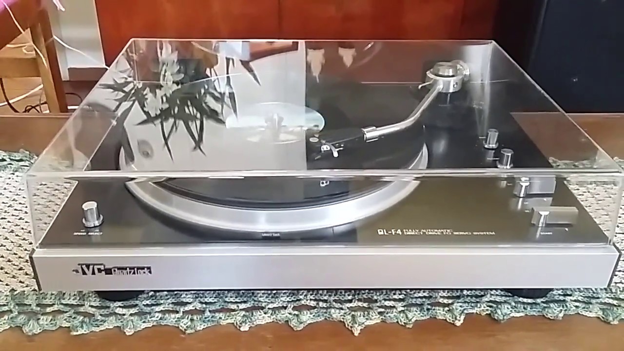 JVC QL-F4 Quartz (made in Japan) - YouTube