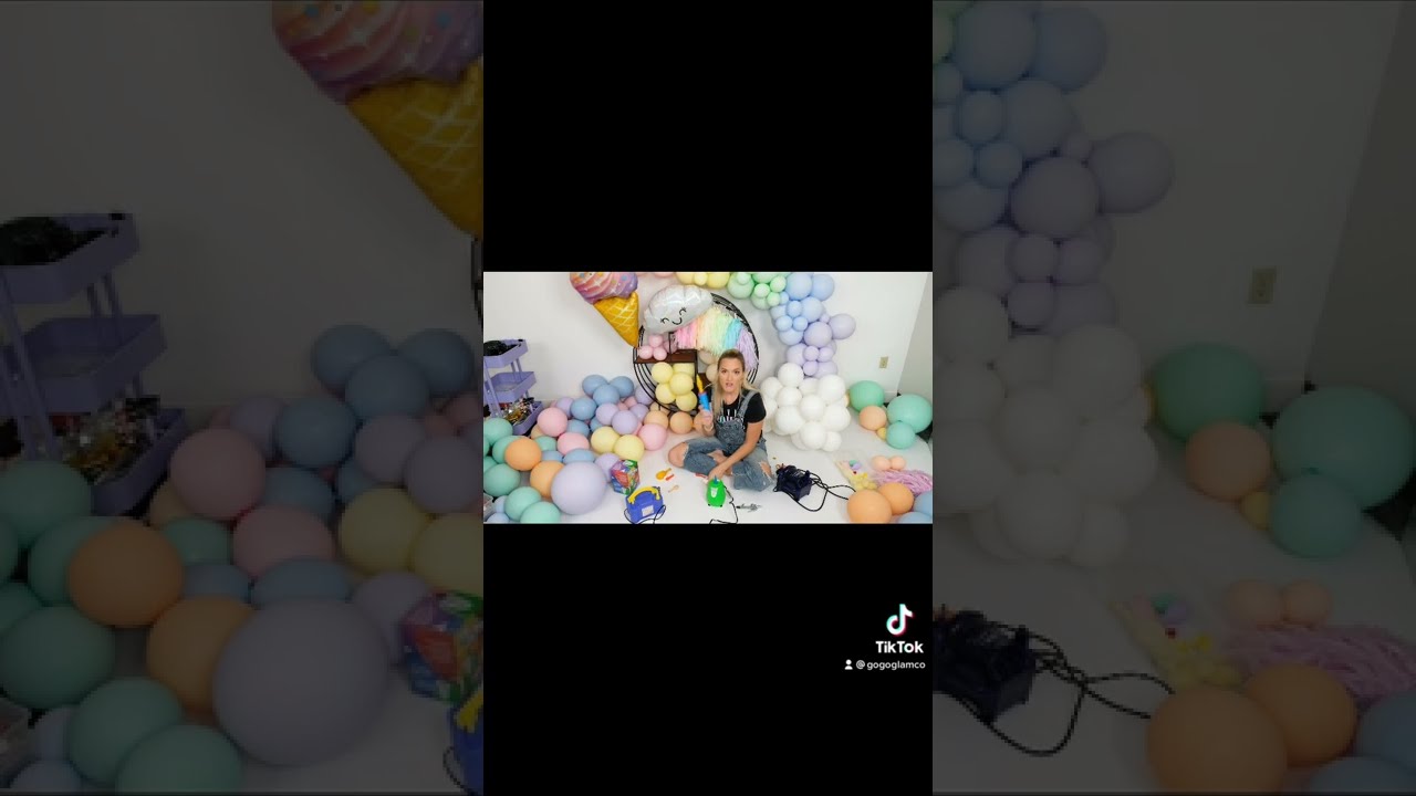 How To: Use a Balloon Buddy to Inflate 5” Balloons - YouTube