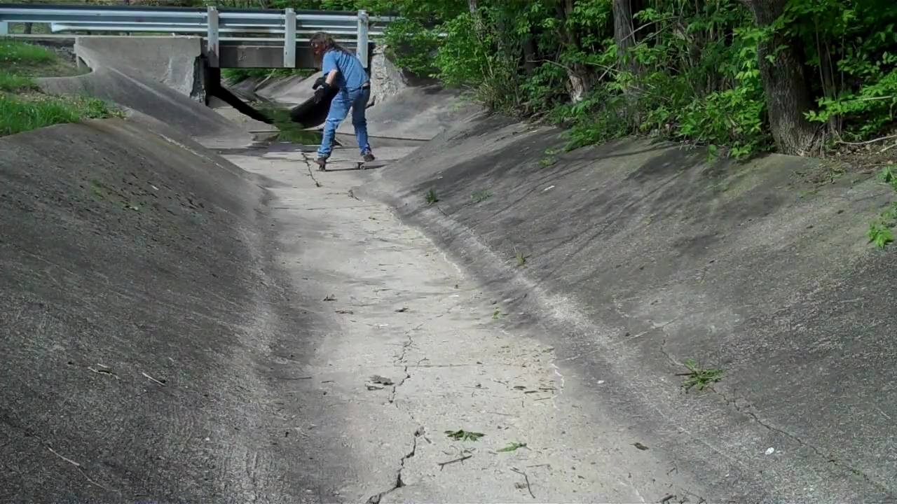 Skateboarding in the Drainage Ditch near my home - YouTube