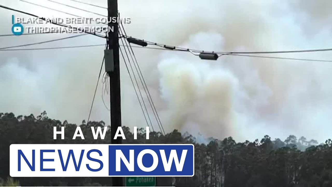Firefighters battling raging brush fire on Hawaii Island - YouTube