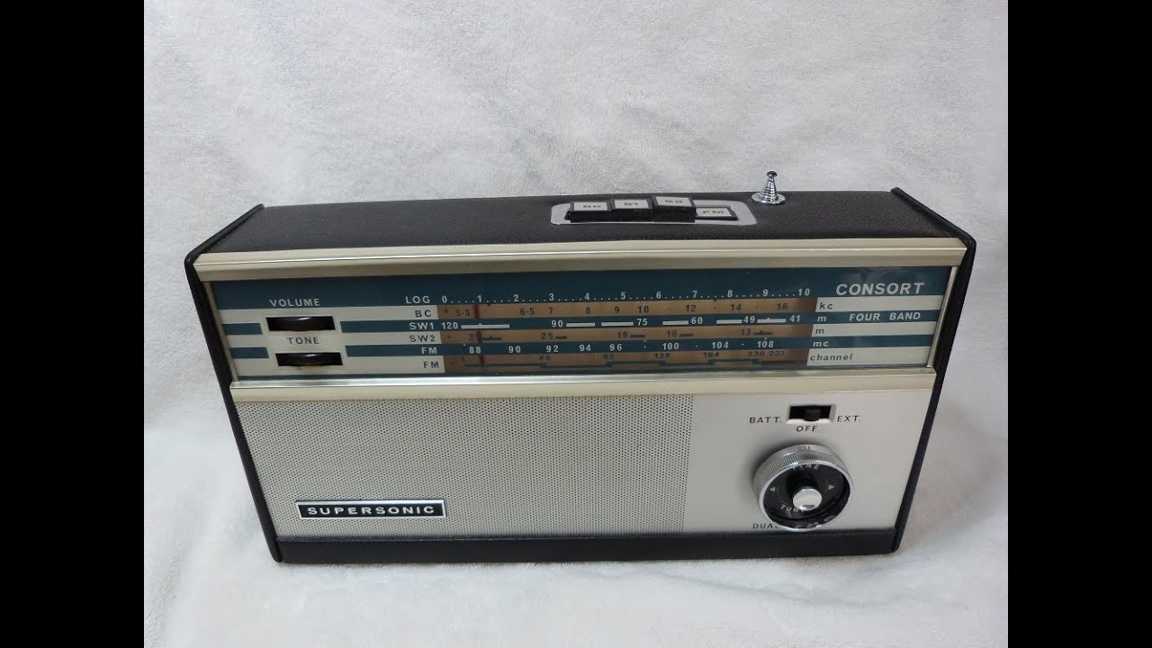 Supersonic Consort P.R. 94 transistor radio (made in Rhodesia) - YouTube