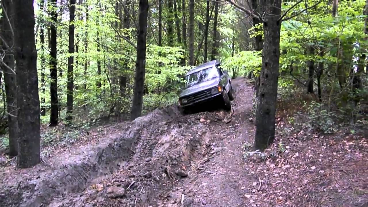 Blood Red Offroad - Discovery and Fourtrak Head to Head - YouTube
