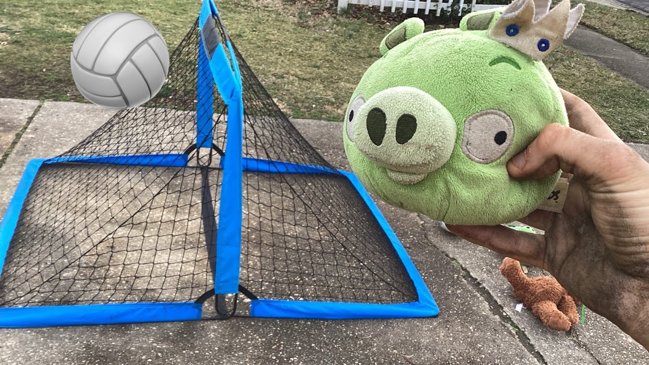 KING PIG CHEATS IN VOLLEYBALL AND GETS GROUNDED - YouTube