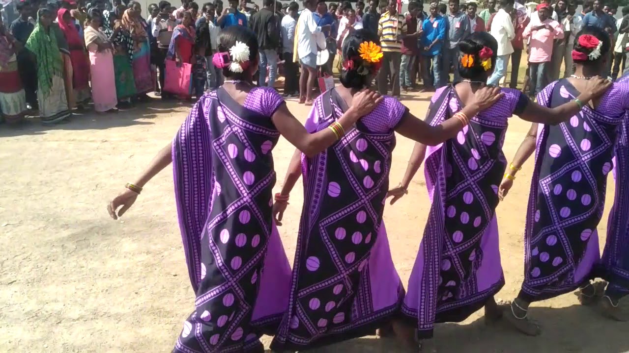 Dhimsa dance Araku valley - YouTube