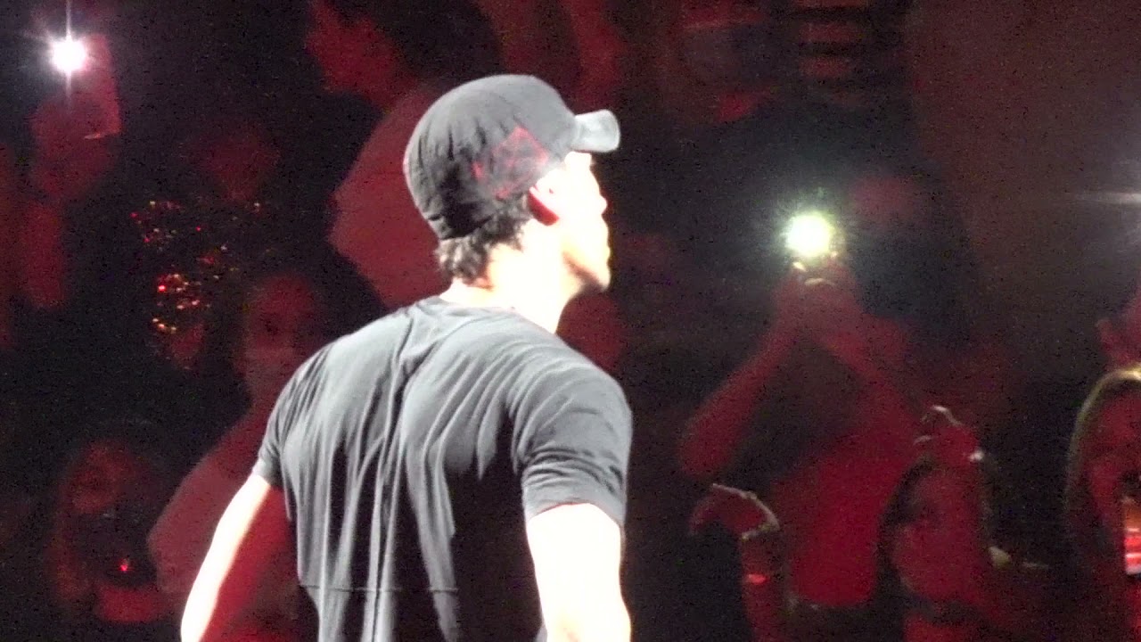Enrique Iglesias EL PERDON Montreal October 2021 - YouTube