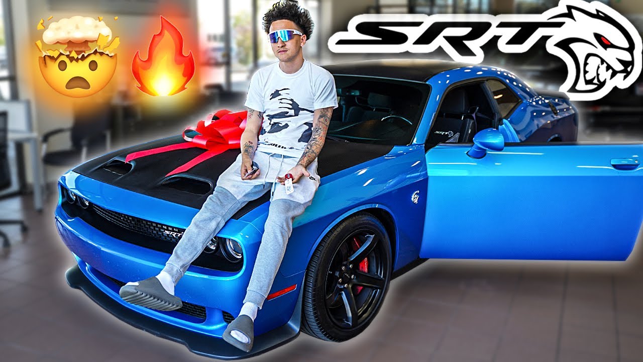 KJSMOOTH BUYS DREAM HELLCAT AT 21! - YouTube