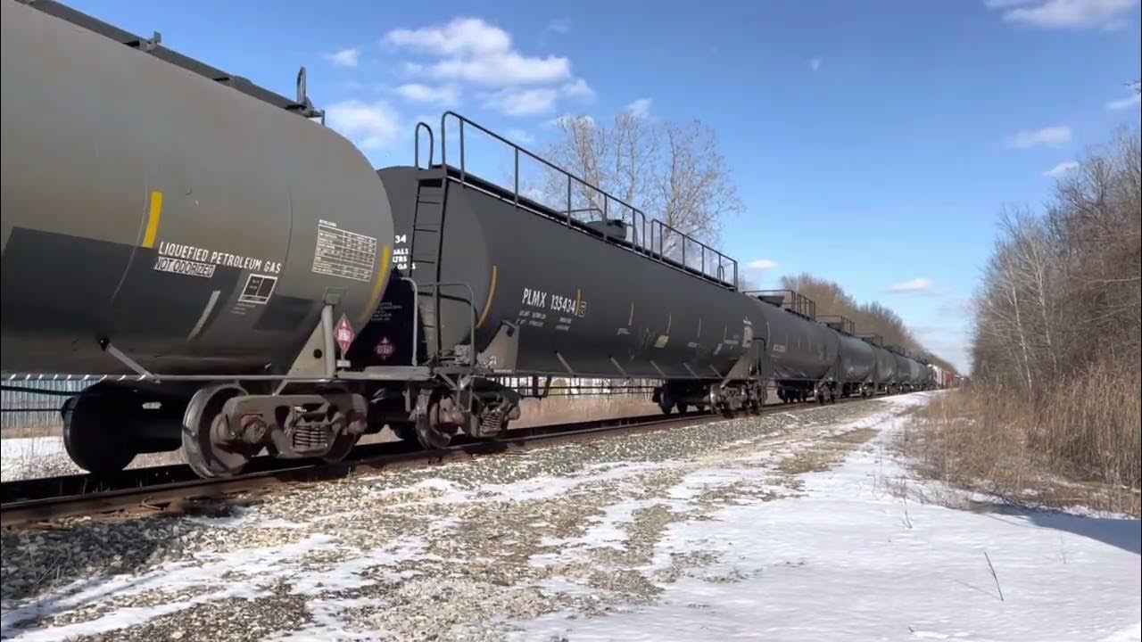 CSX 3200 with a nice K5HA leads Q327-12 on 3/12/22 - YouTube