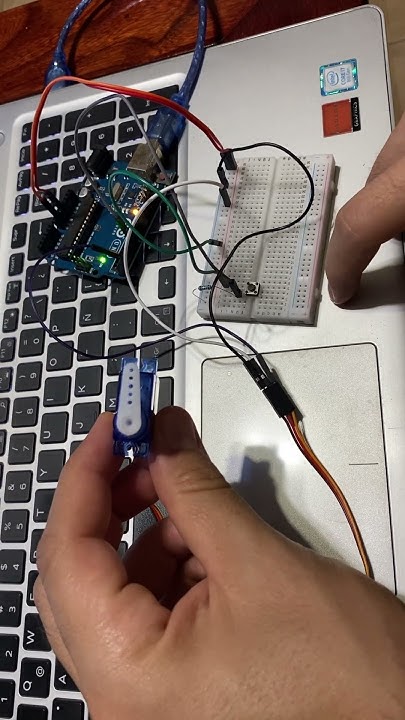 Arduino Y Servomotor Arduinos Arduinocomofunciona Robotics Robot Youtube