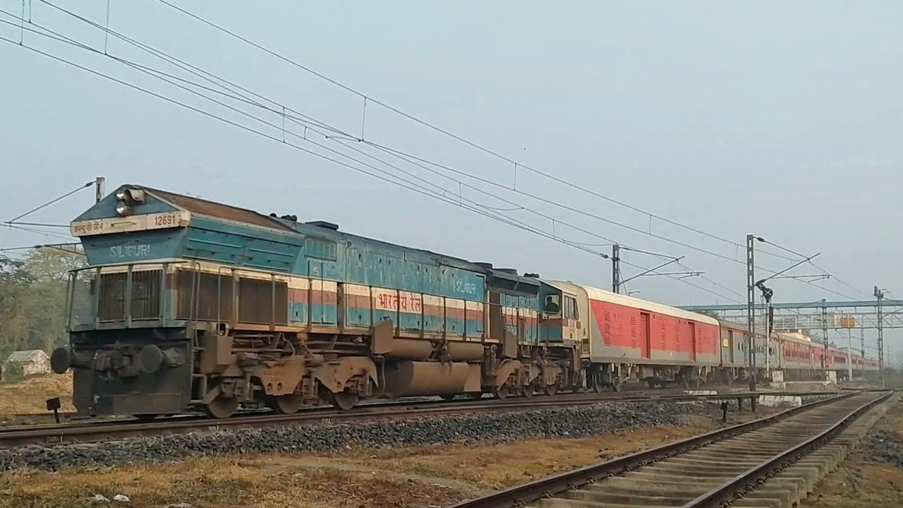 Back with DIESEL ! Honking SGUJ WDG 4 led 15962 Kamrup LHB Express ...