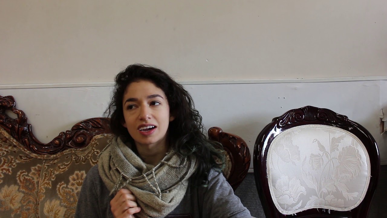 Screaming Chicken Burlesque - YouTube