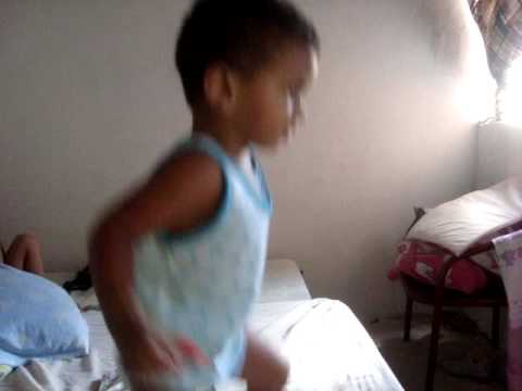 kauê dançando