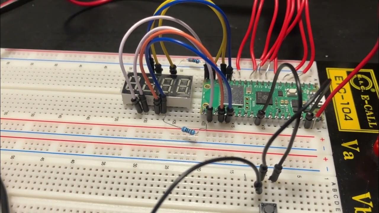 Calculator using raspberry pi pico disconnected from computer - YouTube