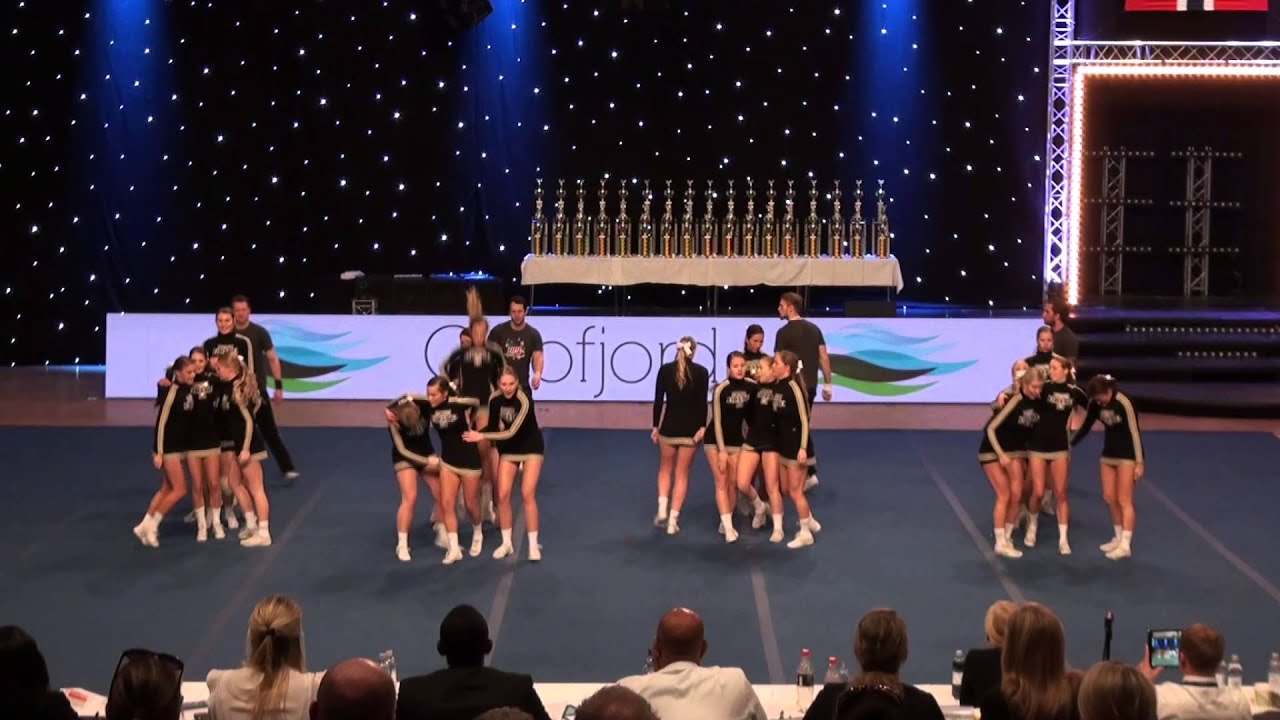 NM 2016 Cheerleading NRC Tigers Senior All Girl Elite Dag 2 - YouTube