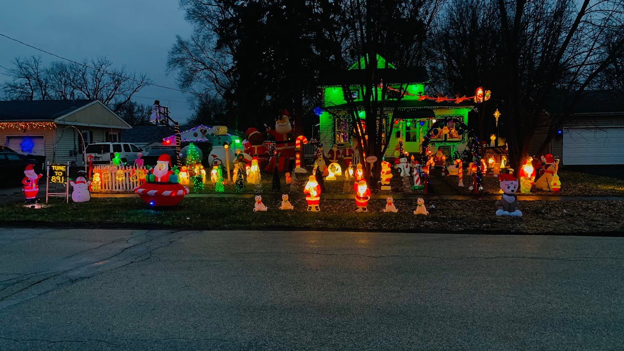Baumann Family Christmas Display 2023 - YouTube