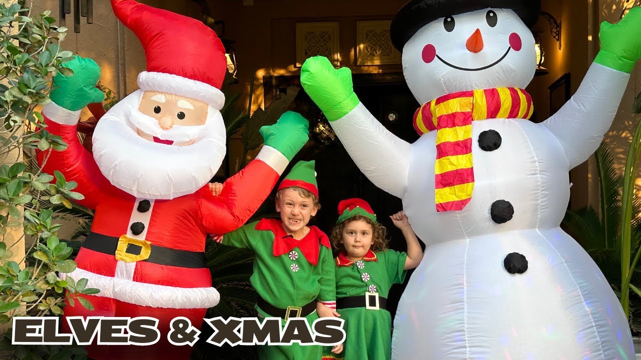 Haydar and Freya Help Santa Set up for Xmas - YouTube