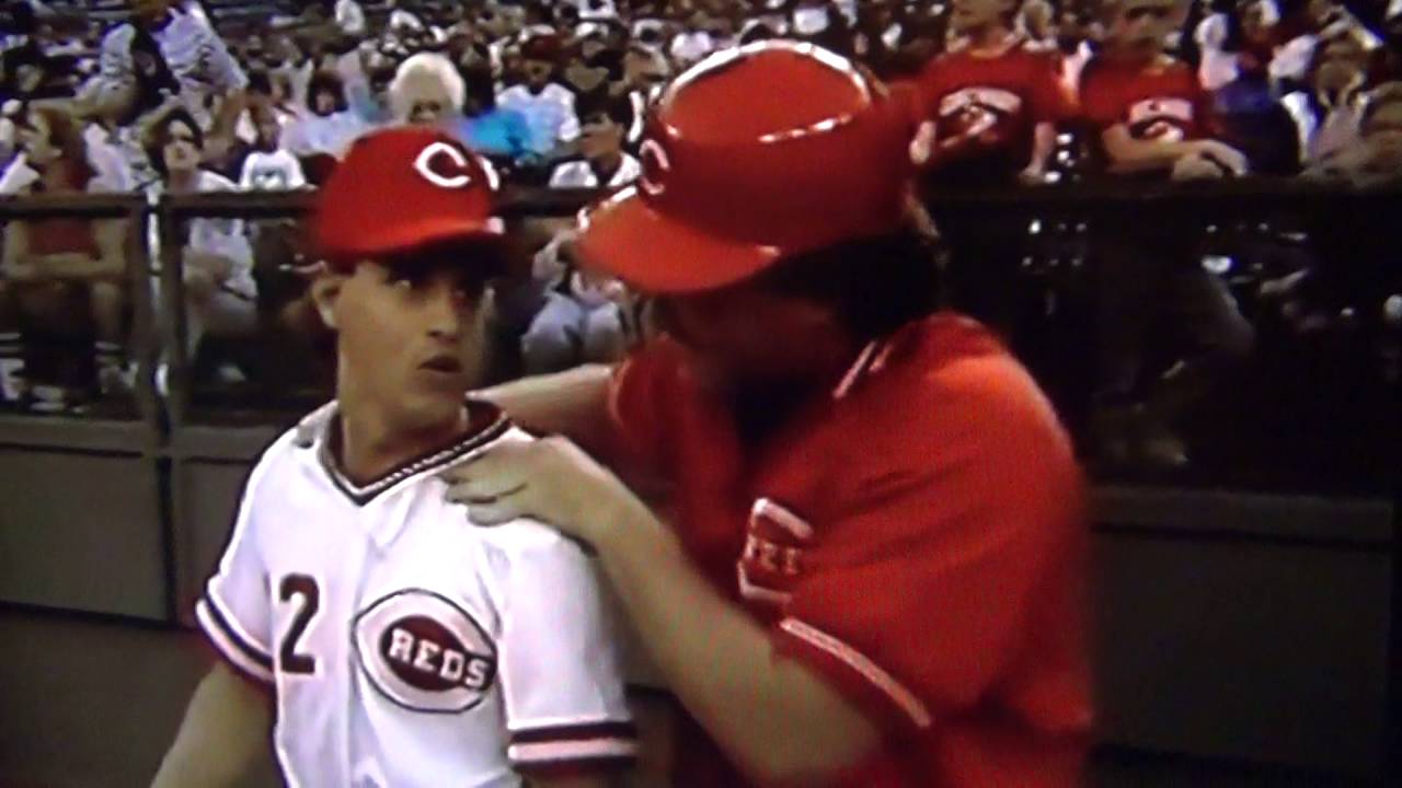 Baseball Player Beats Cheetah In Race At Stadium - YouTube