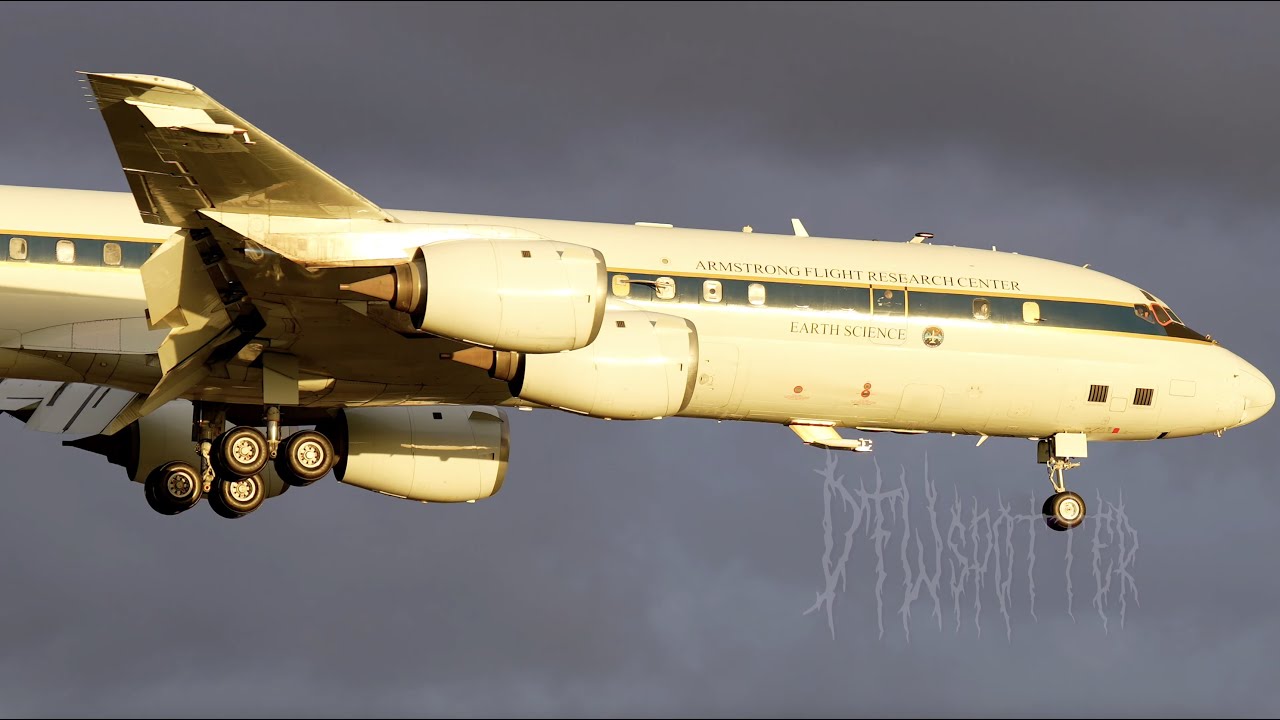 NASA DC-8-72 Landing At Paine Field - YouTube