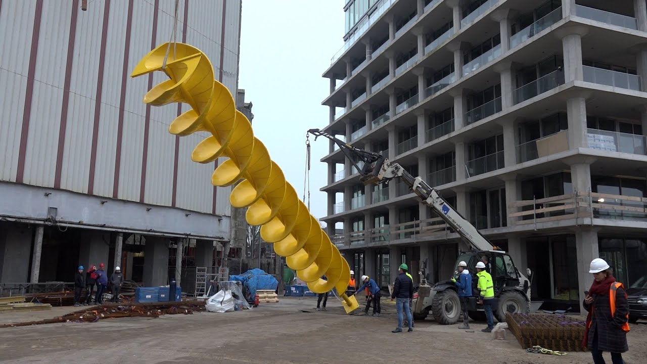 Monumentale 'Wokkel' teruggeplaatst bij Meelfabriek (11 maart 2024 ...