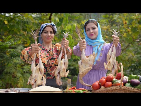 Patates, Patlıcan ve Sebzeler ile Çamur Fırında Kızarmış ve Pişmiş Bütün Hindi