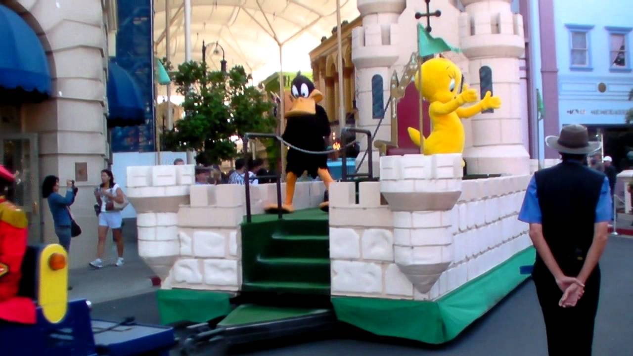 Movieworld Parade Movieworld - YouTube
