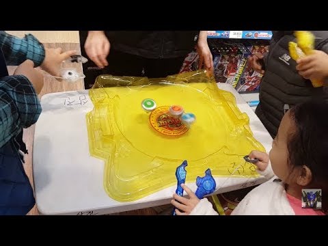 *신제품* 스핀파이터!! 3명 동시 배틀?? 실화냐?? Spin fighters 3 spin battle - YouTube