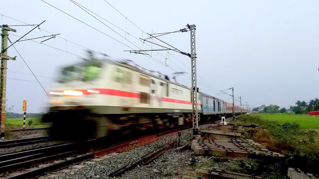 HOG WAP7 130 kmph fury + Track sounds| Sealdah Rajdhani thunders past ...