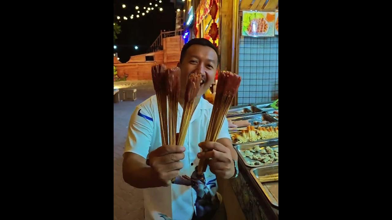 Night Market (Ngwe Saung Square) - YouTube