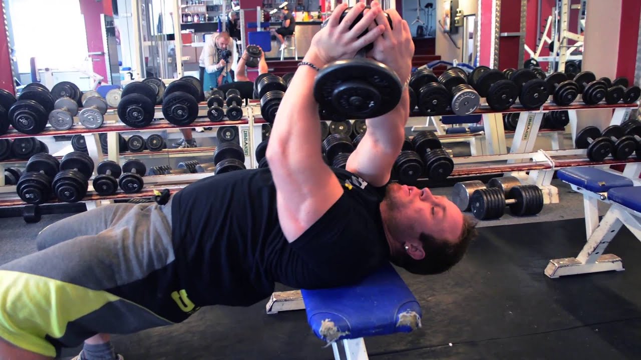 Posilka.cz - Filip Grznár - cvik na prsa pullover - YouTube