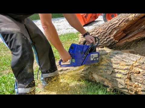#76 Cutting and Splitting Firewood With a Friend - YouTube