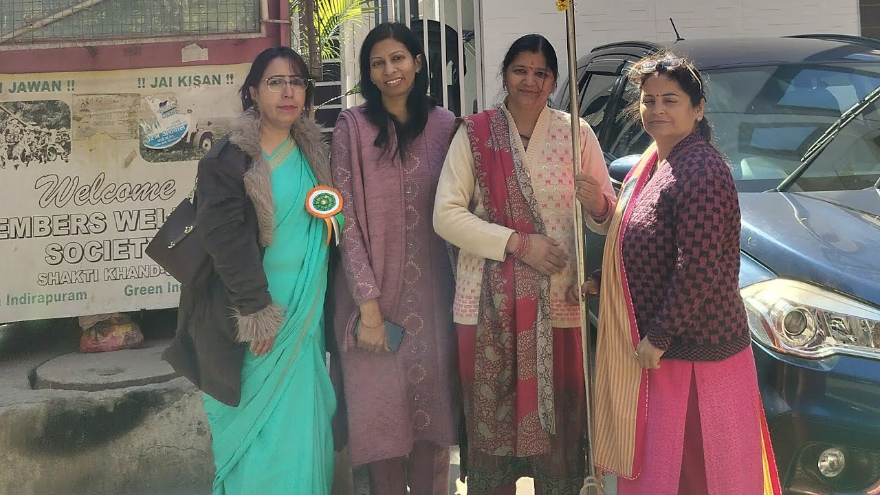 Poonam Dangi(kumouni kirtan mandali(delhi is live🌹स्वर्ण जयंती पार्क ...