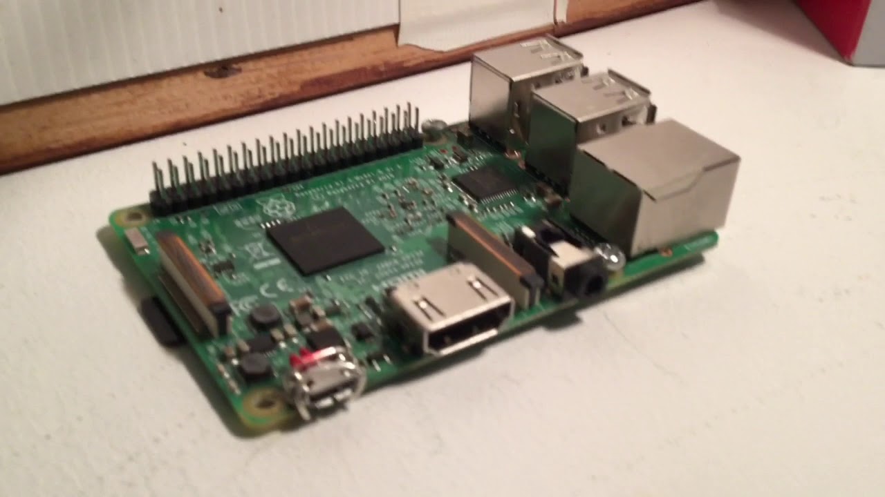 Un Mini Ordinateur ??!!(raspberry Pi 3) - YouTube