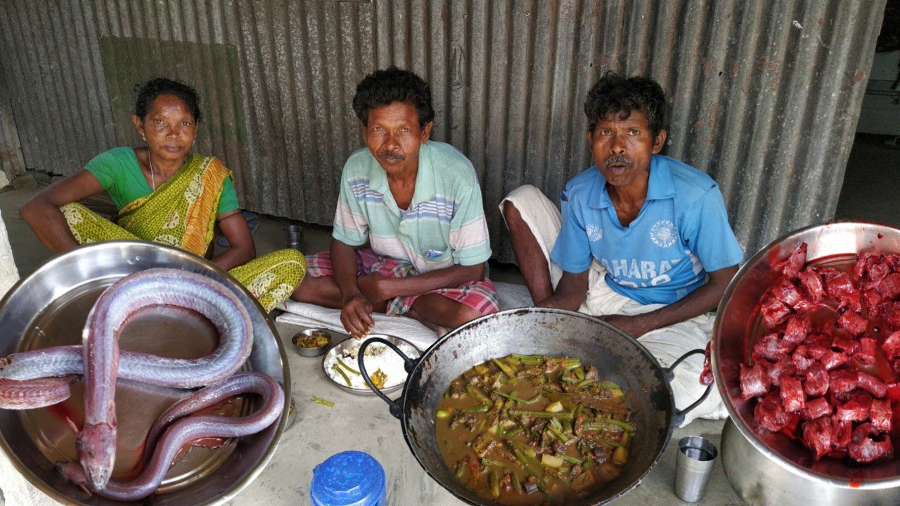 Kuchia fish recipe cooking by santali women | tribal cooking recipe ...