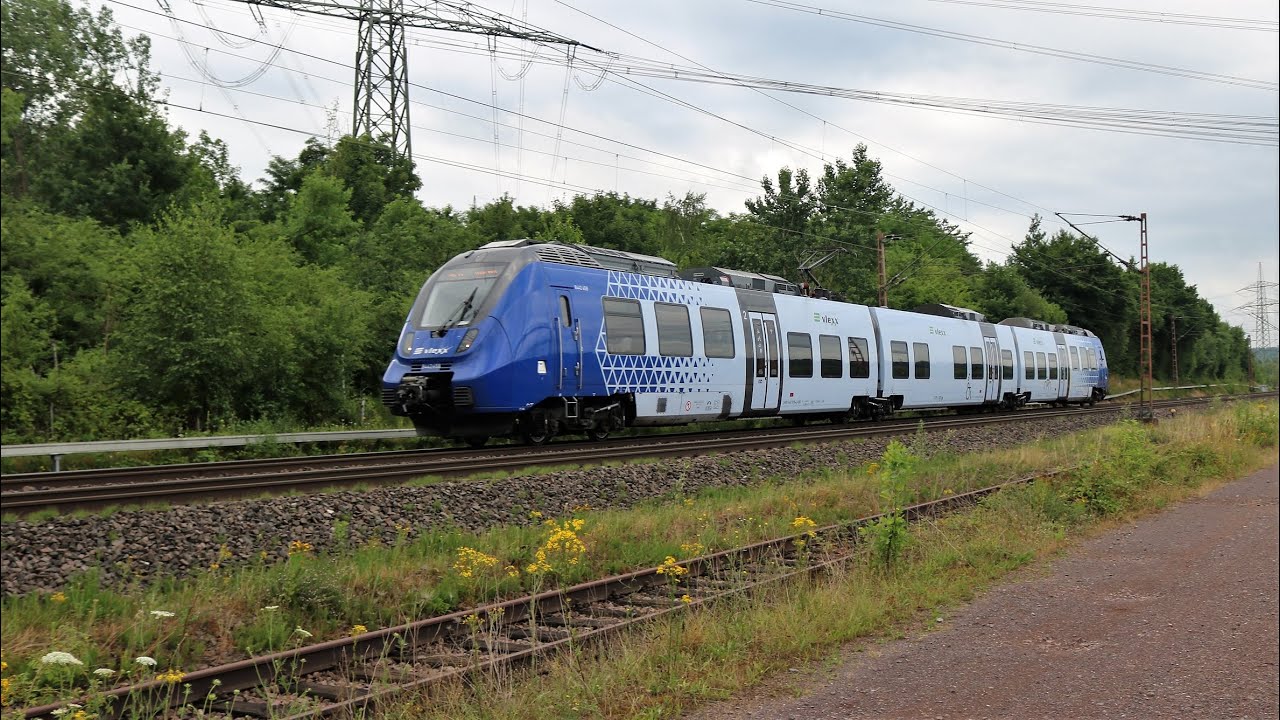 Bombardier TALENT 8442 147 von VLEXX als Regionalbahn in Saarlouis ...
