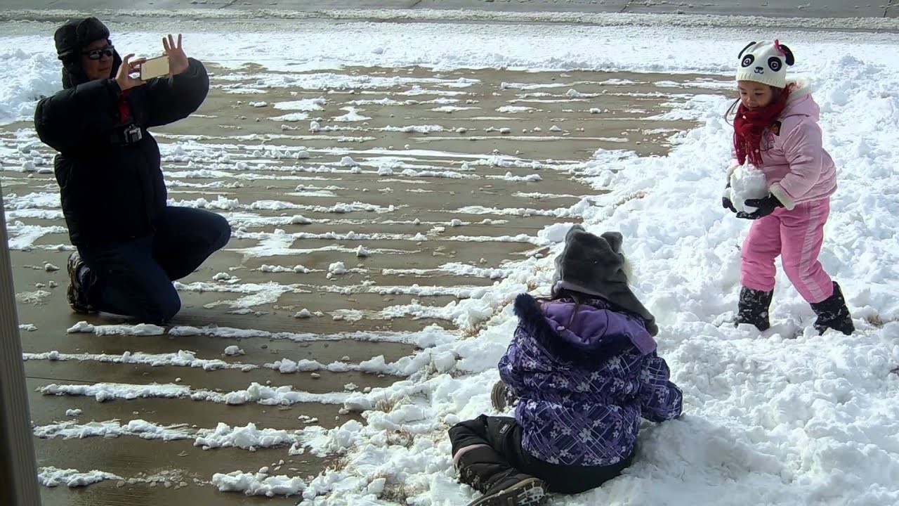 Video 2015.03.01. Lexie & Abrielle choi tuyet DSCN0007 - YouTube