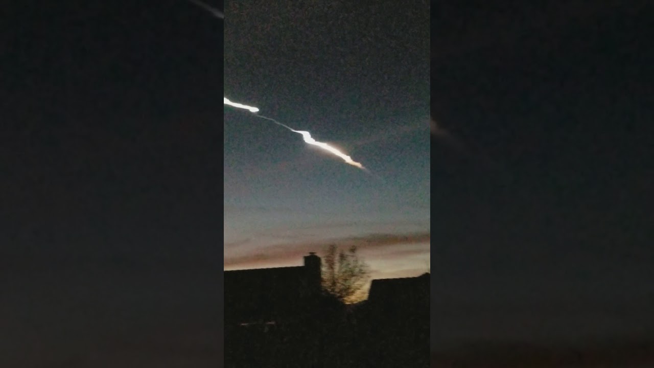 Strange light streak in California sky - YouTube