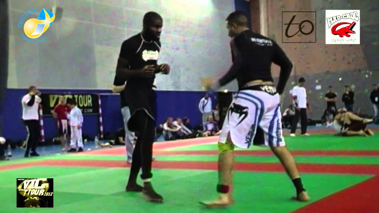 VIC TOUR LIVE GRAPPLING COMBAT COMPETITION LIVE TOULON 2012 - YouTube