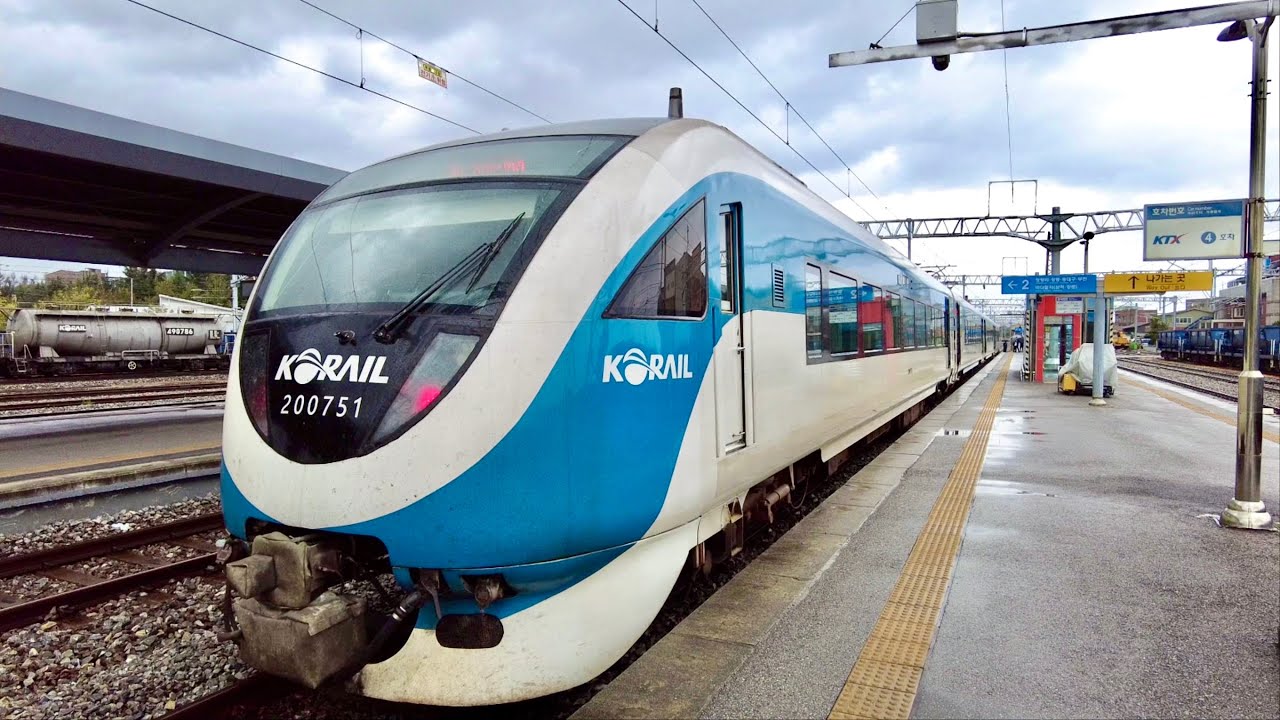 Traveling along Sea of Japan with a train is awesome! | Nuriro - YouTube