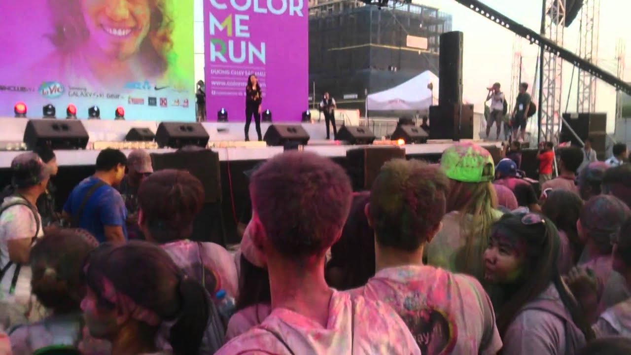 Suboi Perf at 'Color Me Run' 2014 - YouTube