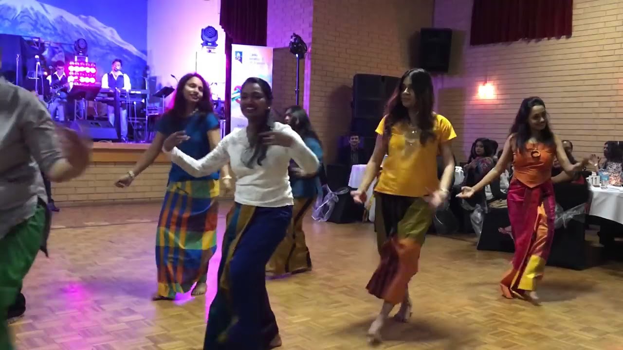 UDARATA KANDUKARAYE WEDDING EVENT DANCE WITH ANNASLLEY - YouTube